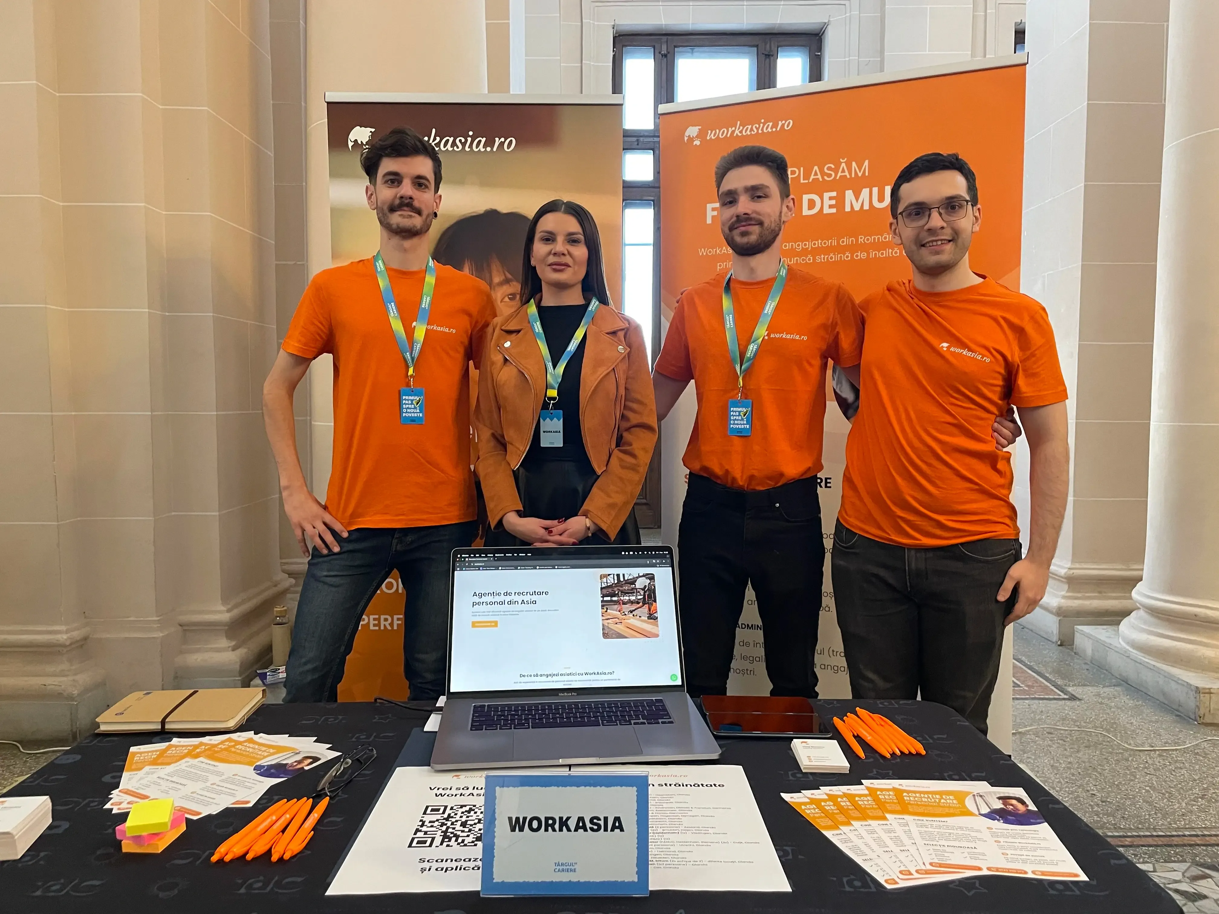 Galerie de poze cu echipa WorkAsia.ro